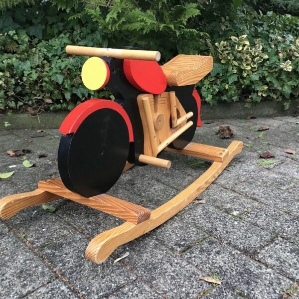 Schaukelpferd Als Motorrad